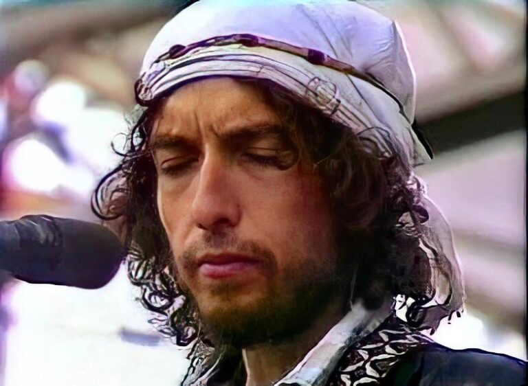 BOB DYLAN's IDIOT WIND: KISS GOODBYE TO HOWLIN' BEASTS